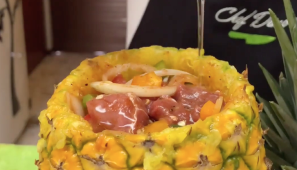 Piña rellena a la parrilla — Chef Demo